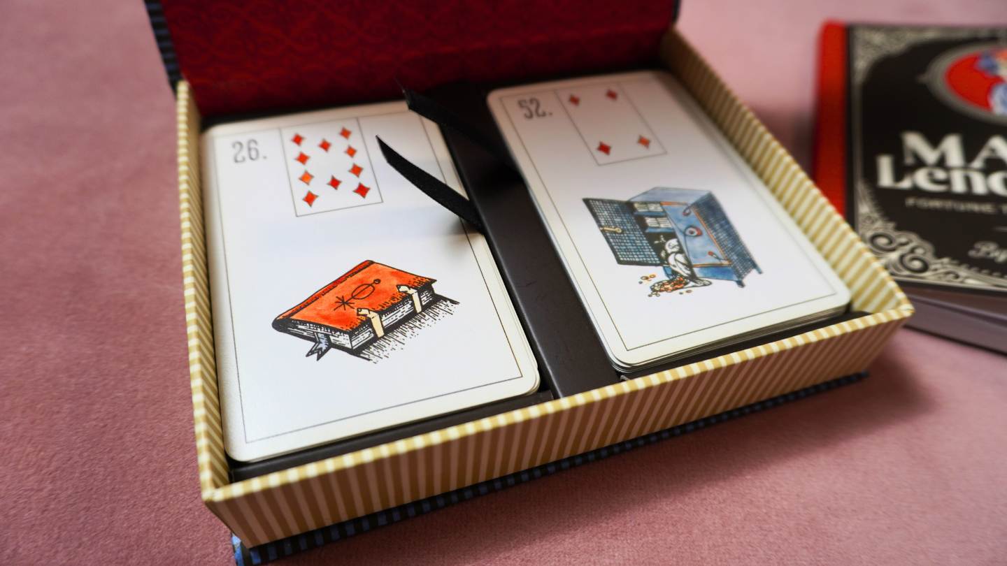 這說明冊太超值了！52 張廣義雷諾曼卡開箱 - Yoko 靈魂走讀