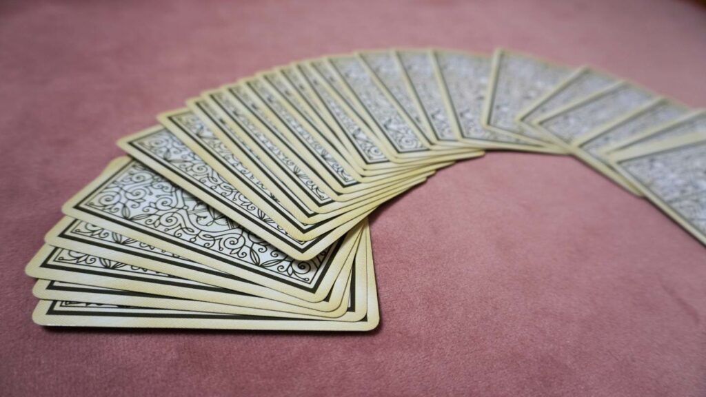 這說明冊太超值了！52 張廣義雷諾曼卡開箱 - Yoko 靈魂走讀